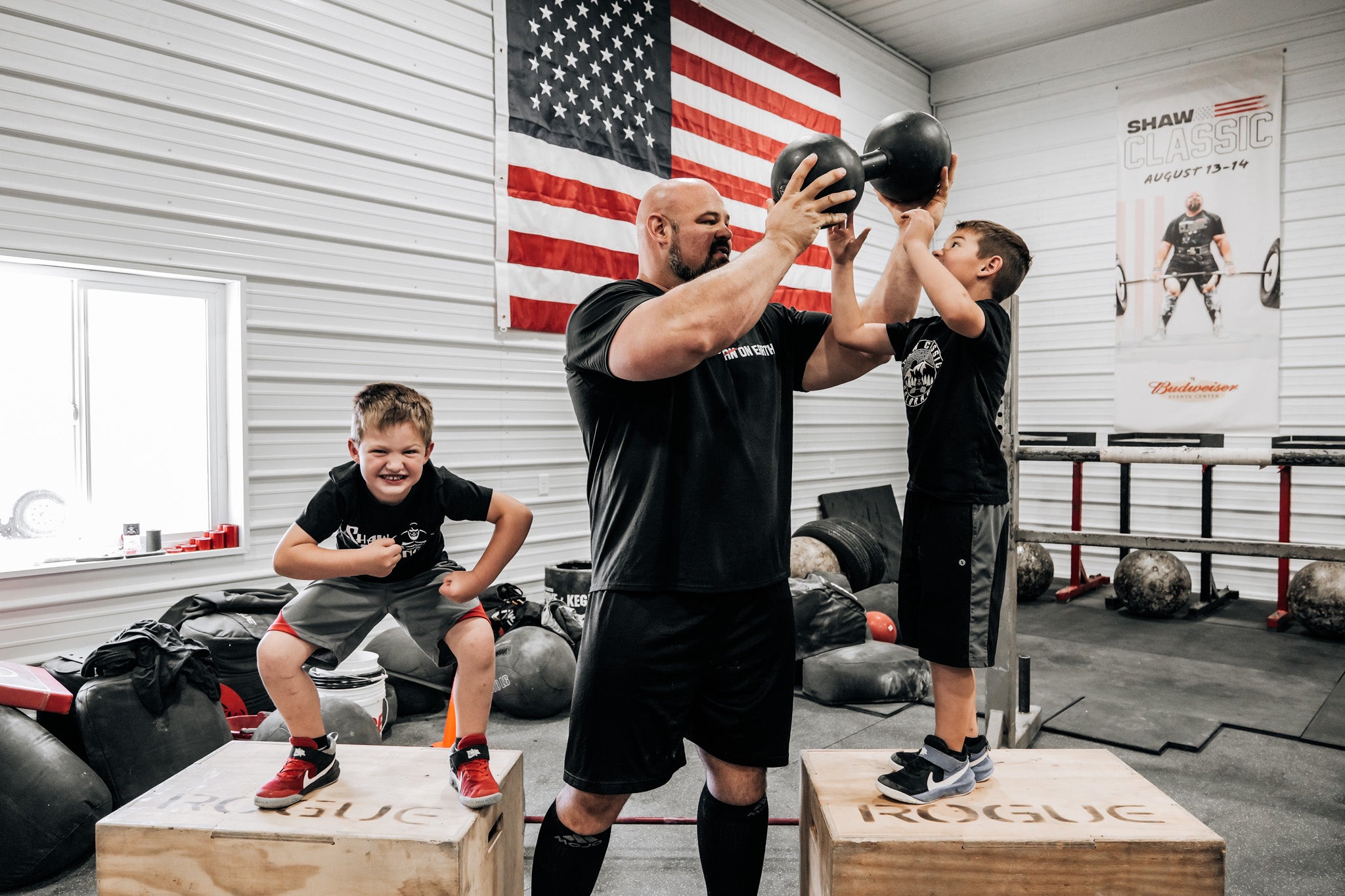 STRONGEST DAD ON EARTH - ALL SALES FINAL – Shaw Strength