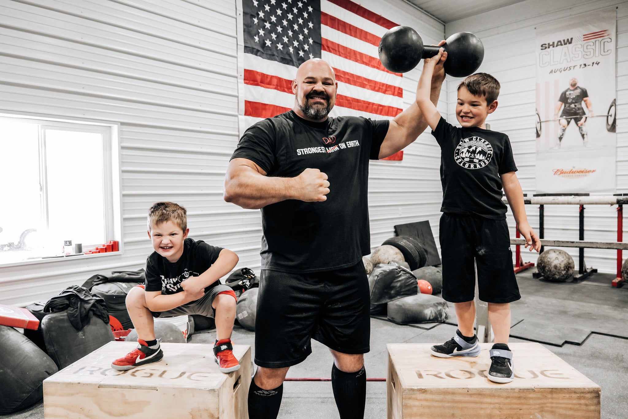 STRONGEST DAD ON EARTH - ALL SALES FINAL – Shaw Strength